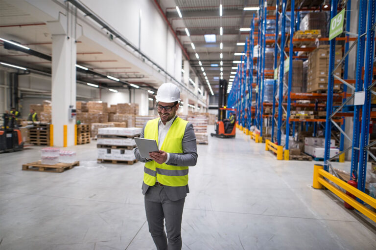 What is a distribution center? A key component of modern logistics.